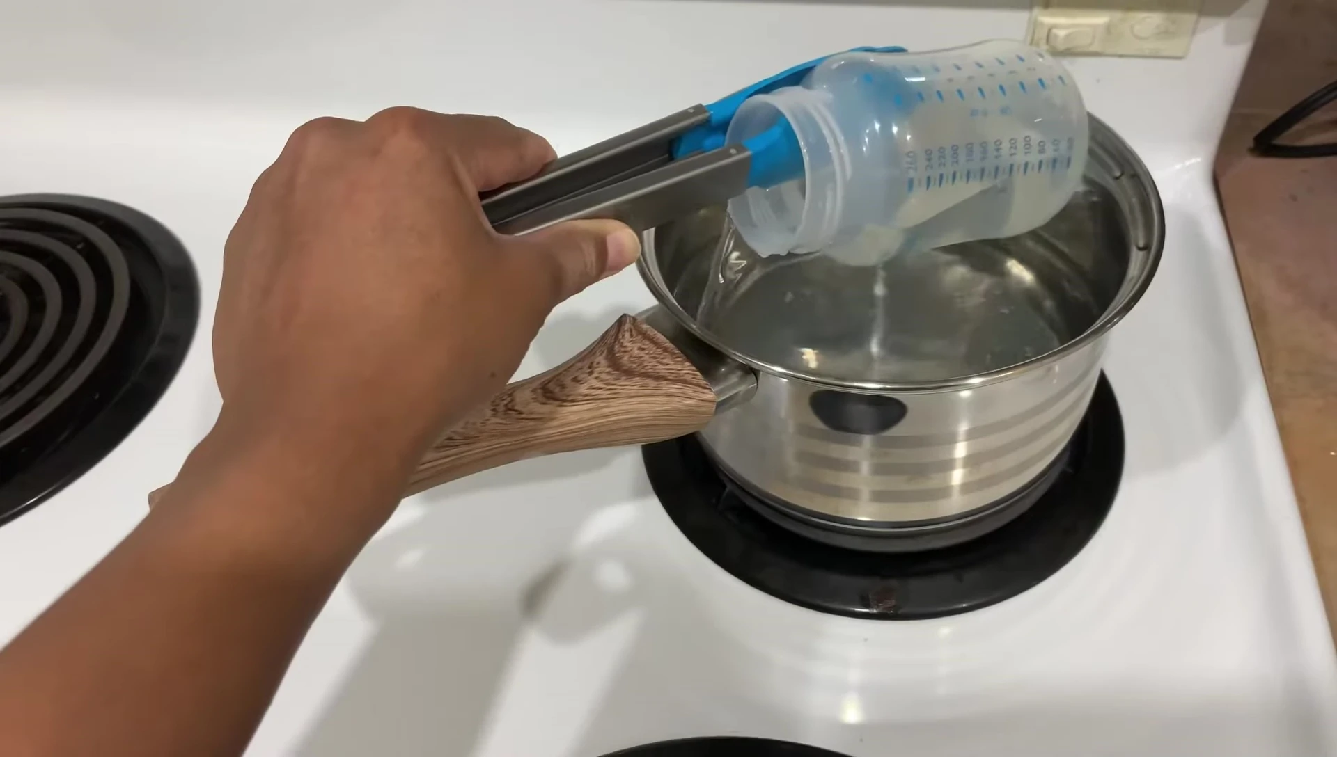 How to Sterilize Baby Bottles: The Boiling Method
